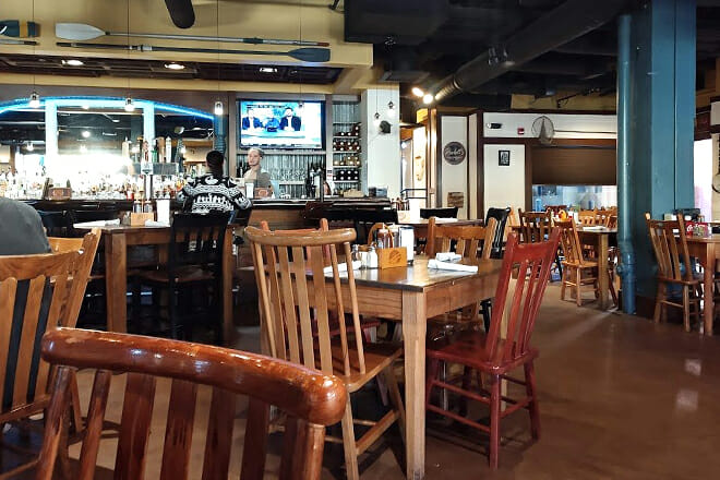 Puckett's Grocery and Restaurant