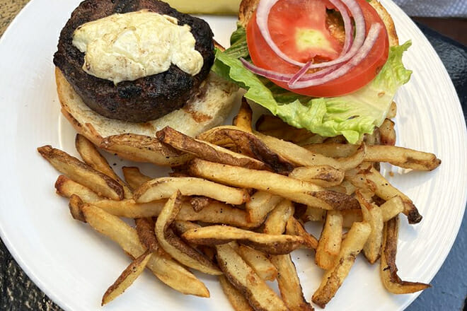 Rooster's &ndash; A Noble Grille