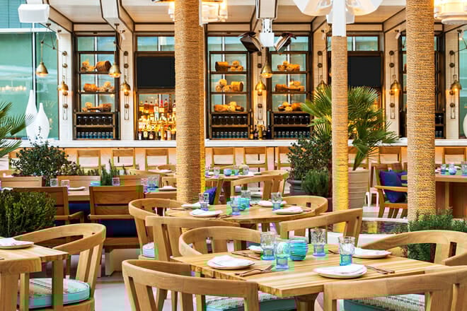 Salt & Ivy Caf&eacute; and Patio Bar