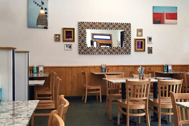 Artemis Lakefront Caf&eacute;