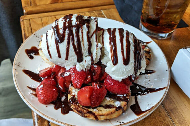 basil pizza and wine bar