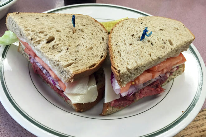 Carol&rsquo;s Restaurant