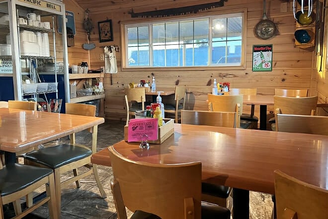 Cope&rsquo;s Knotty Pine Cafe