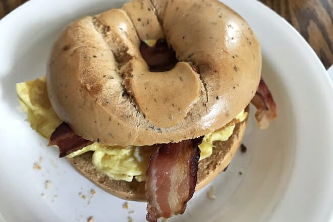 Daily Bagel Caf&eacute;