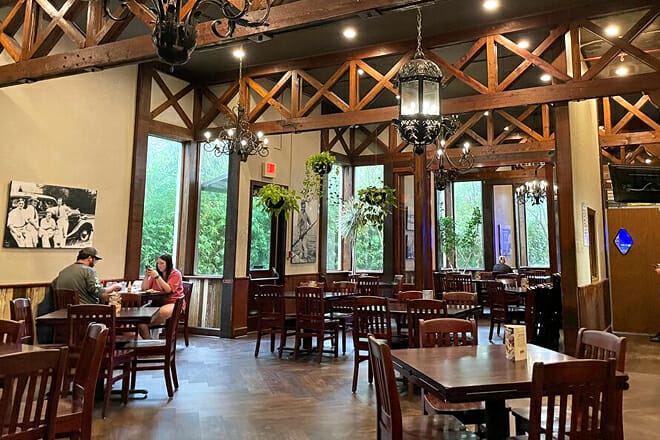 Dons Seafood - Lafayette