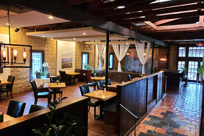 Hannah&rsquo;s Off the Square