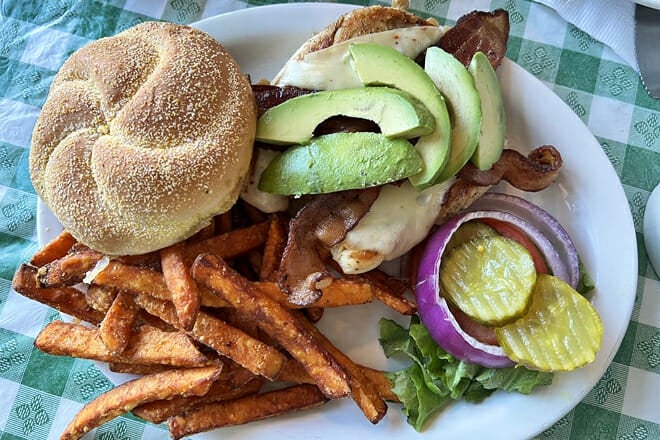 Lisa's Radial Caf&eacute;