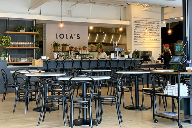 Lola's Caf&eacute;