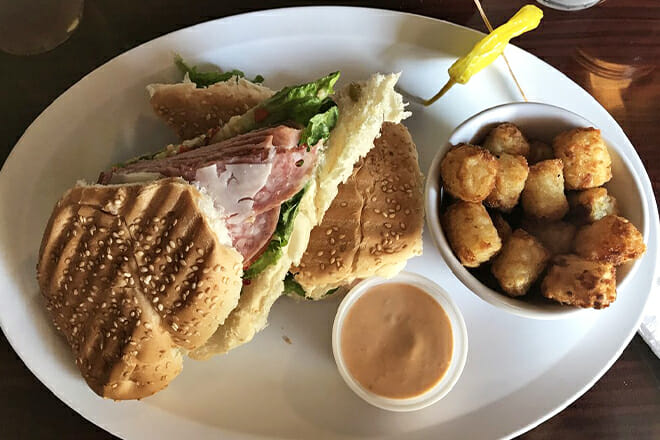 Longboards Restaurant & Bar