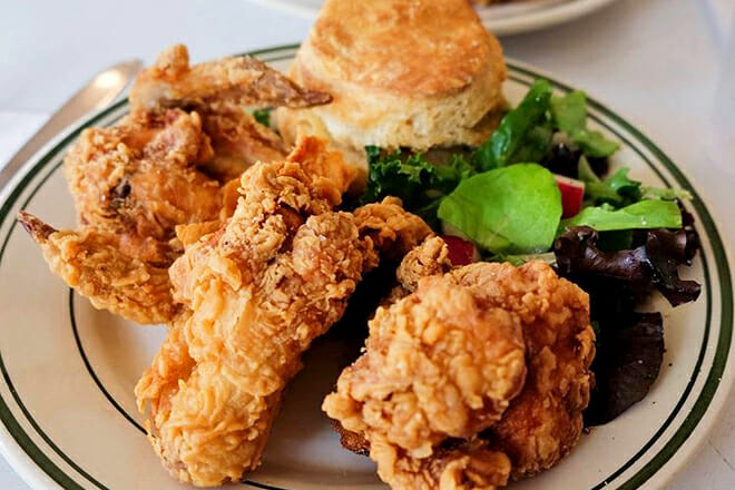 Pies &rsquo;n&rsquo; Thighs