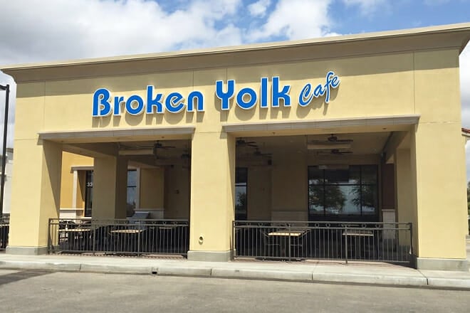 The Broken Yolk Caf&eacute;