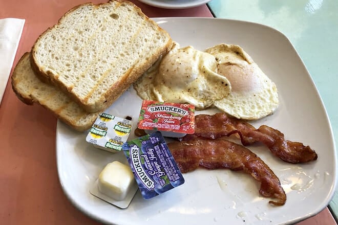 The Nile Caf&eacute;