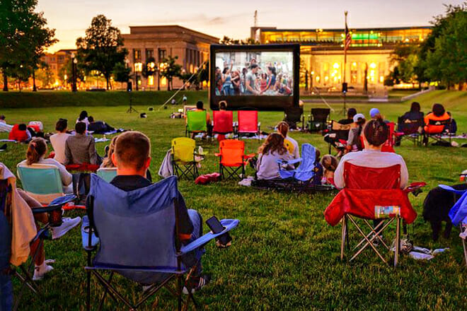 Thursdays on the Mall