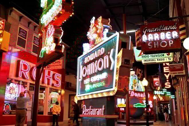 American Sign Museum