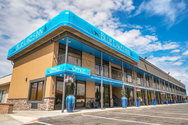 Blue Lakes Inn
