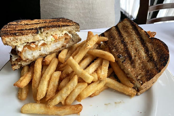 Buck&rsquo;s Restaurant and Bar