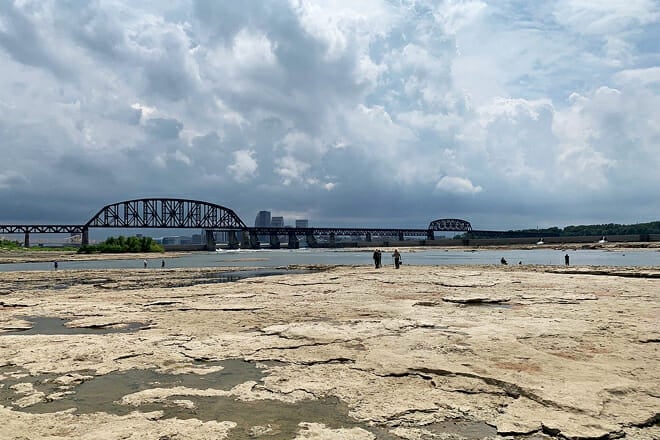 Falls of the Ohio State Park