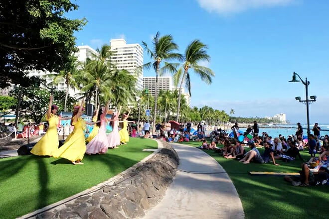 Kūhiō Beach Hula Show