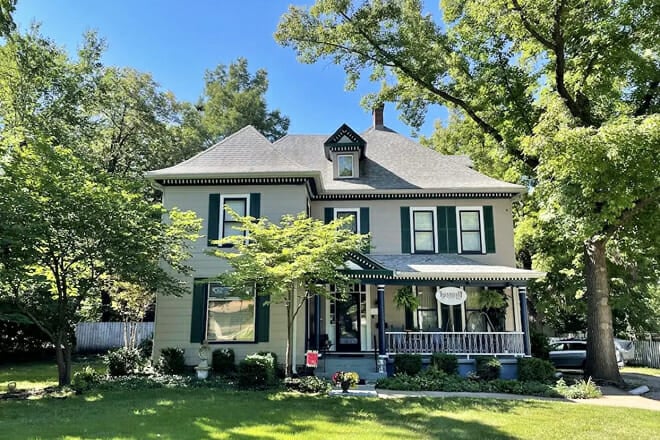 Loganberry Inn, Fulton