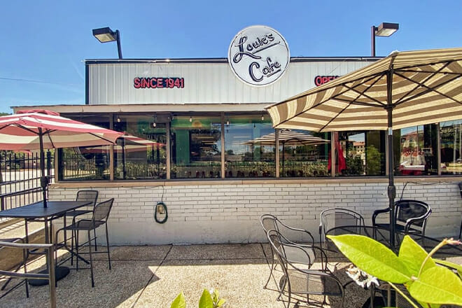 Louie&rsquo;s Caf&eacute;