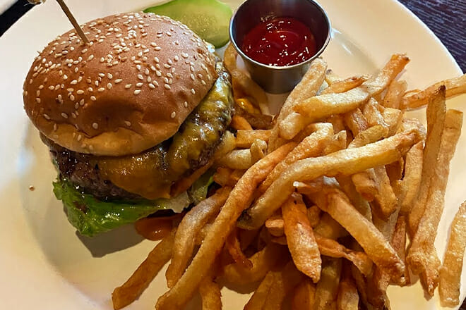 Marlow&rsquo;s Tavern