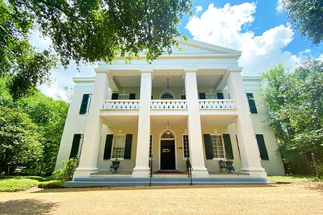 Monmouth Historic Inn and Gardens