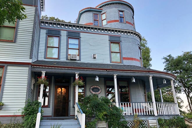 Mont Rest Bed and Breakfast, Bellevue