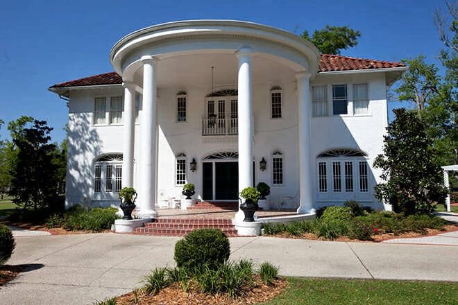 Oak Crest Mansion Inn