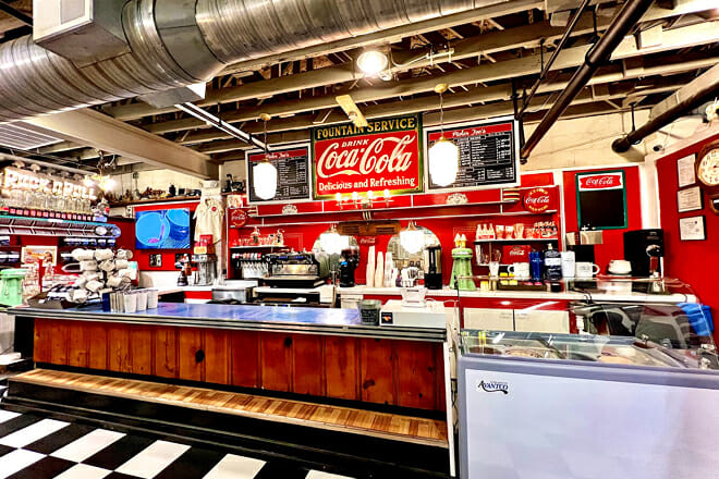 Picker Joe&rsquo;s Antique Mall