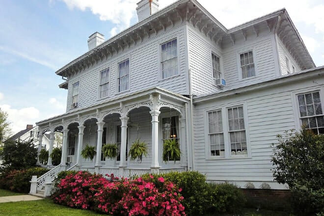 Shadowlawn Bed & Breakfast