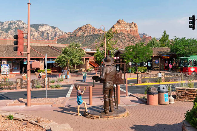 Stroll at Main Street