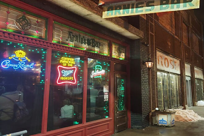 Arnie's Bar