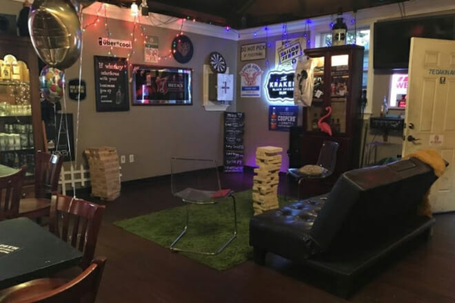 Breeze Whiskey Lounge