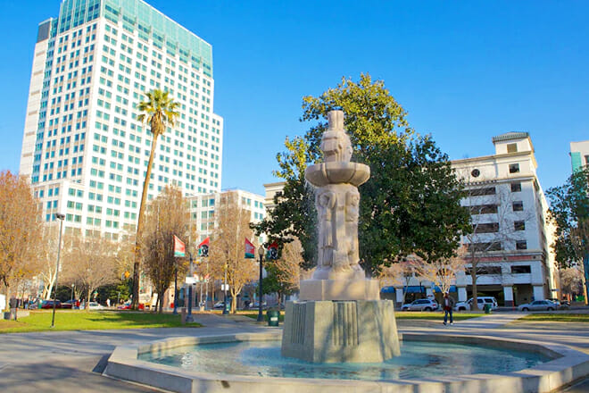 C&eacute;sar Ch&aacute;vez Plaza