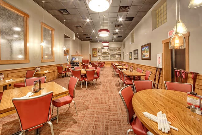 Colonial House Restaurant & Bar