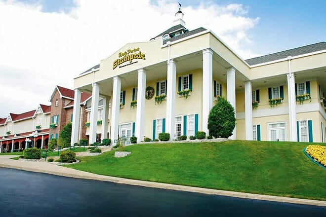 Dolly Parton's Stampede