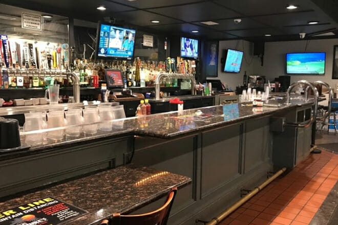 Duke's Bar & Grill