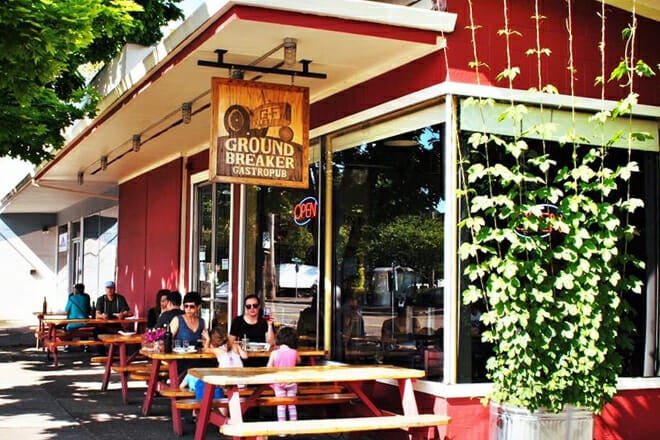 ground breaker brewing