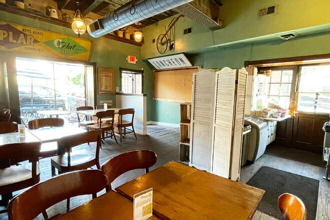 Honey&rsquo;s Sit&rsquo;n Eat