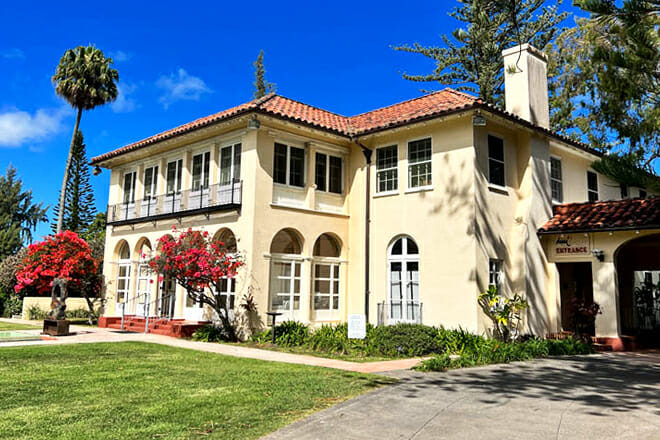 Hui No'eau Visual Arts Center