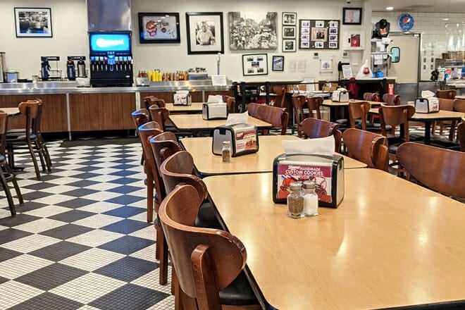 Manny's Cafeteria & Delicatessen