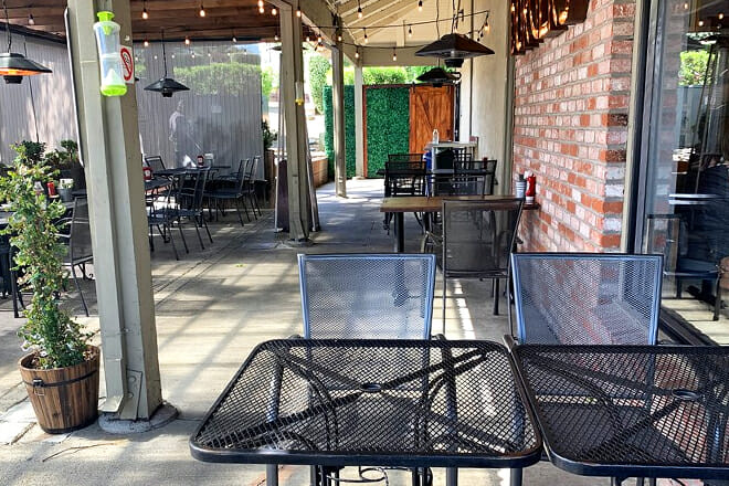 Mona's Burger and Shakes