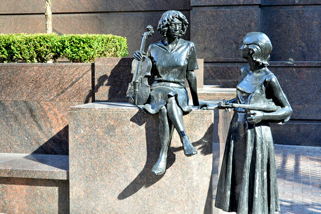 Pittsburgh Art in Public Places Downtown Walking Tour