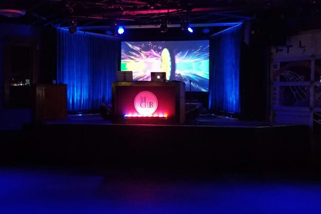 The Club at Live Bait