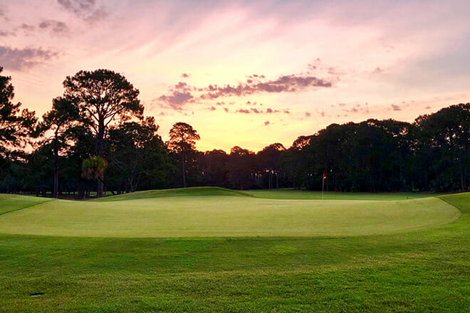 The Par 3 Holiday Golf Club