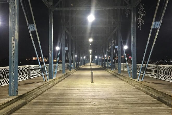 Walnut Street Bridge