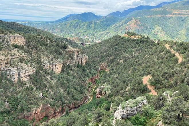 Cave of the Winds Mountain Park