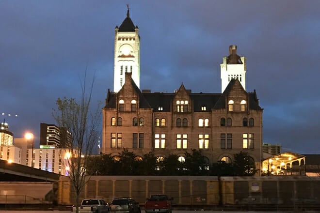 Haunted Hearse Ghost Tour