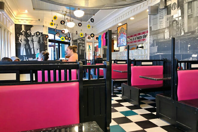 House of Flavors Restaurant