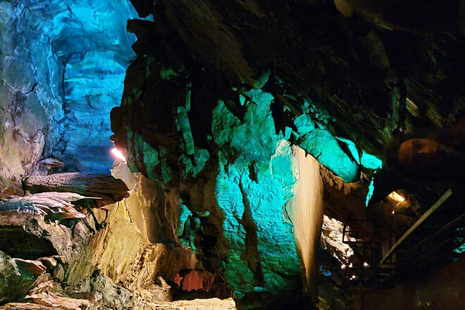 Howe Caverns